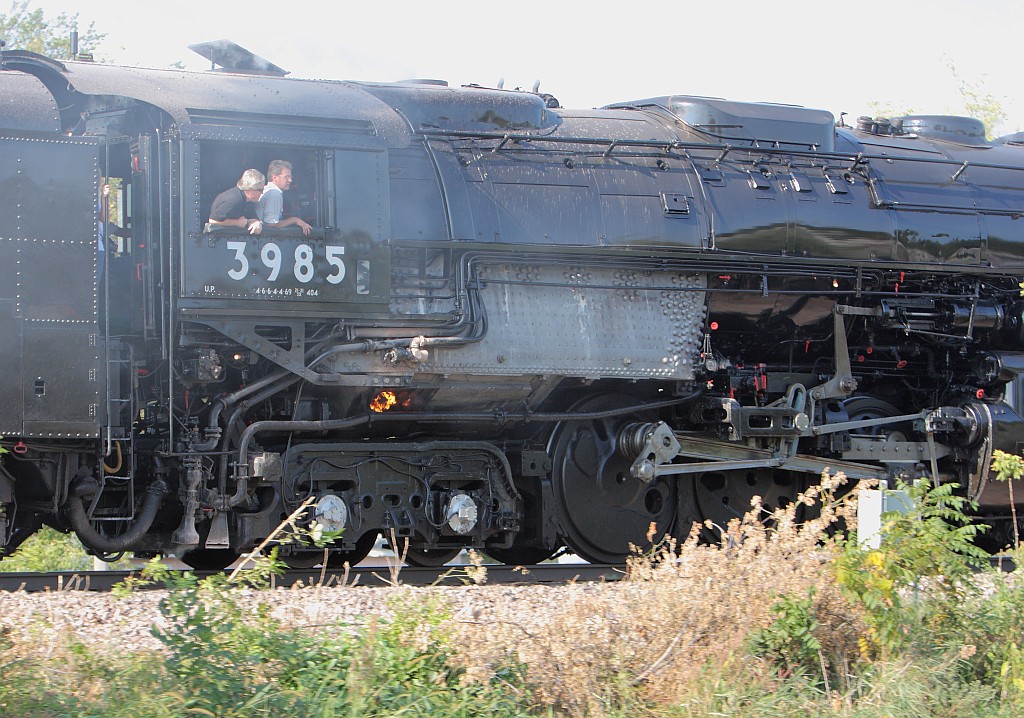 UP 3985 Steam locomotive chase