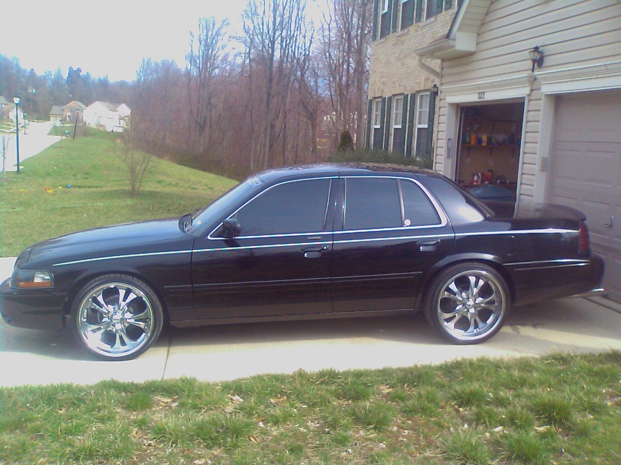 Marauder sittin on Boss 22in Chrome rims - Page 3